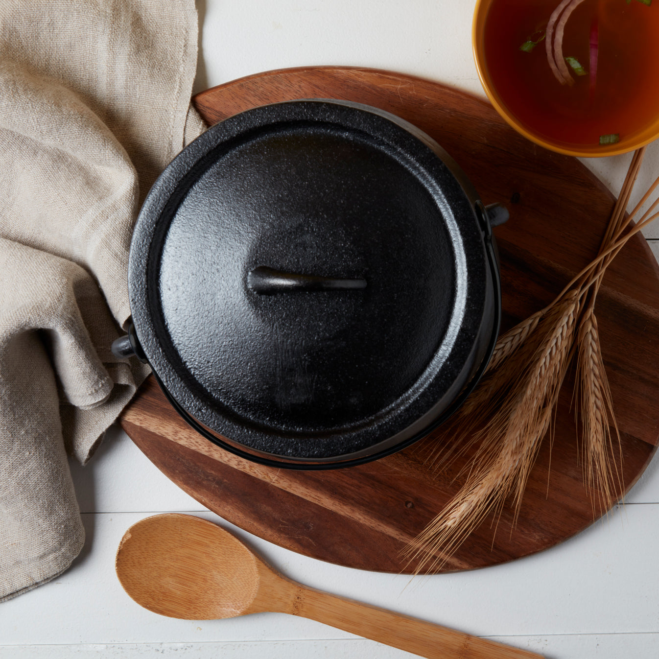 4-Quart Cast Iron Cauldron Pot with Handle | Smith & Clark