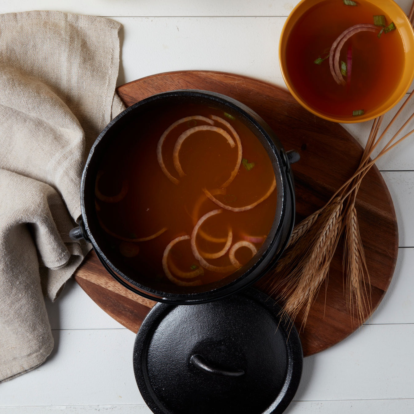 Cast Iron Cauldron Pot with Handle | Smith & Clark